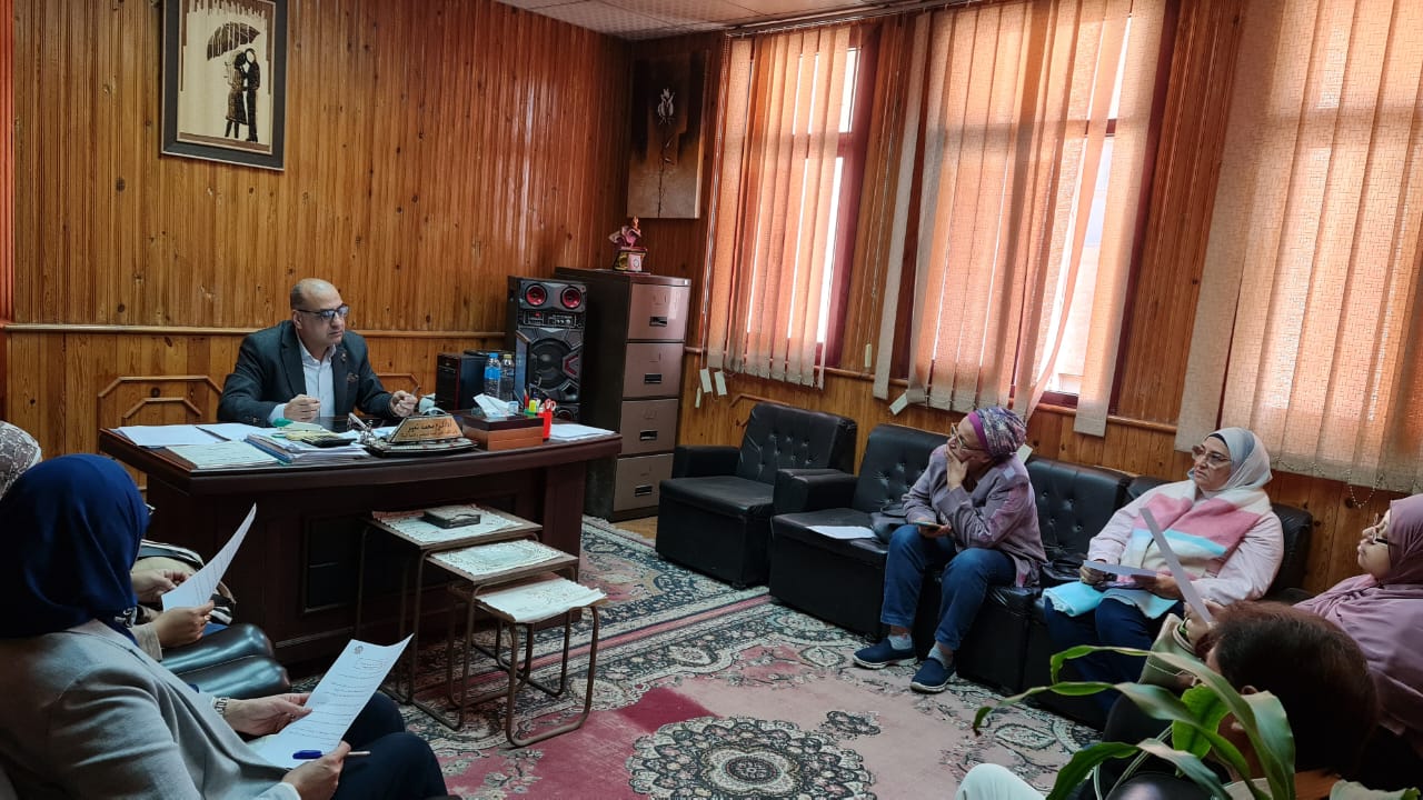 انعقاد اللجنة المنبثقة من مجلس الكلية لشئون خدمة المجتمع وتنمية البيئة